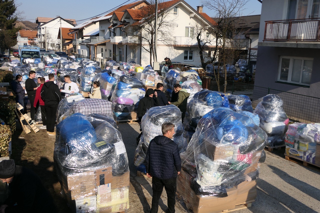 Humanitarian Aid Packages for Turkey and Syria blocked the Street in ...