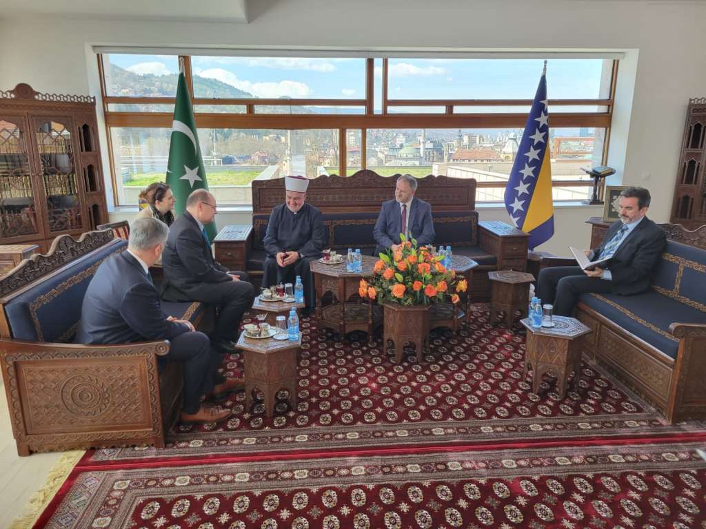 High Representative visits the Head of the Islamic Community of BiH ...