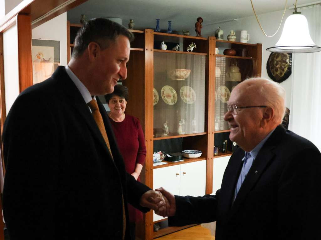 Becirovic meets with the Former President of the Presidency of the ...