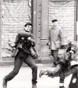 'Sniper Alley Photo' tells the Story of the Photograph of the Murdered ...