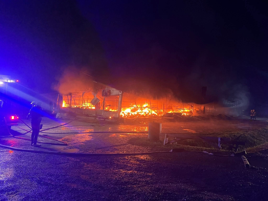 Large Fire Erupts at Arizona Market in Brcko - Sarajevo Times